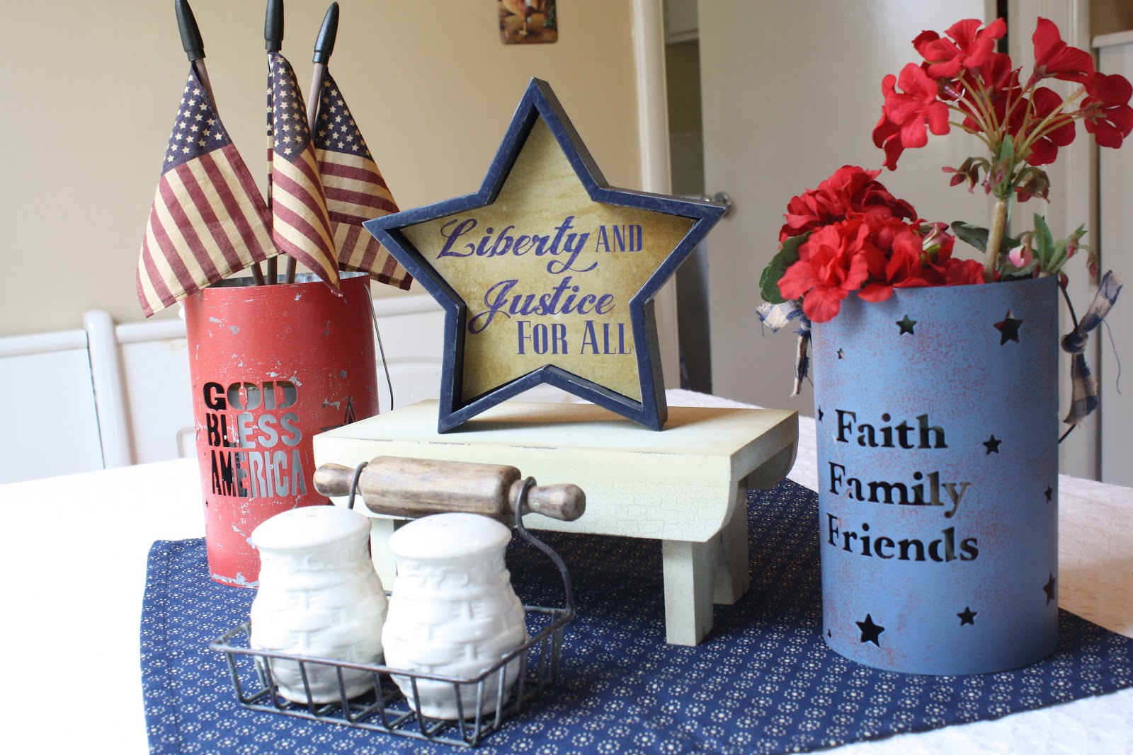 Sunny Simple Life: Memorial Day Centerpiece